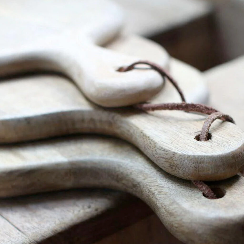 Paddle Bread Board (Chunni, Nkuku) | Mango Wood | DeliverDeli